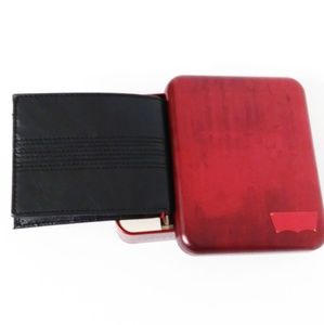 Levi's | Accessories | Levis Bifold Leather Wallet | Poshmark